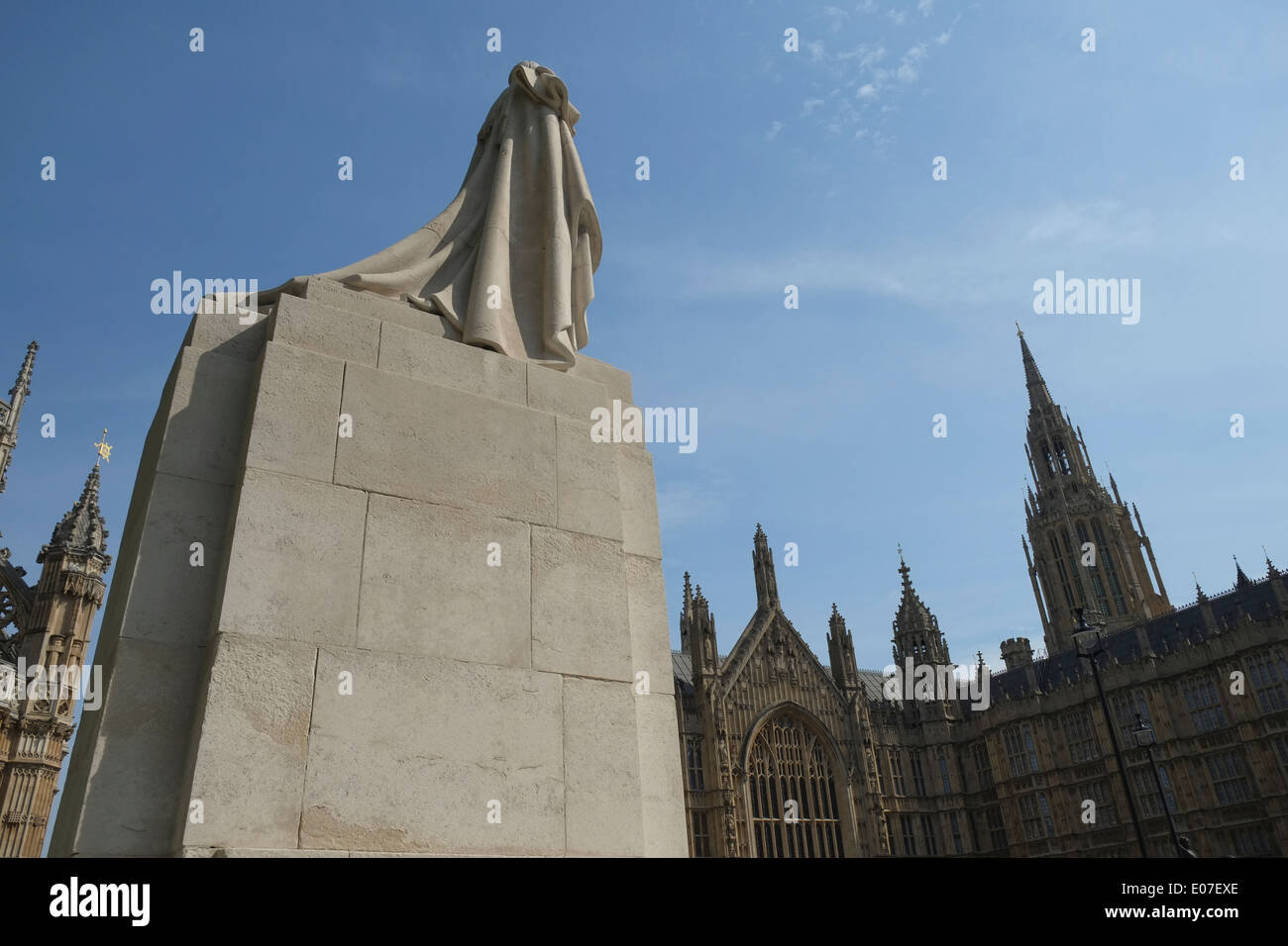 George v statue hi-res stock photography and images - Alamy