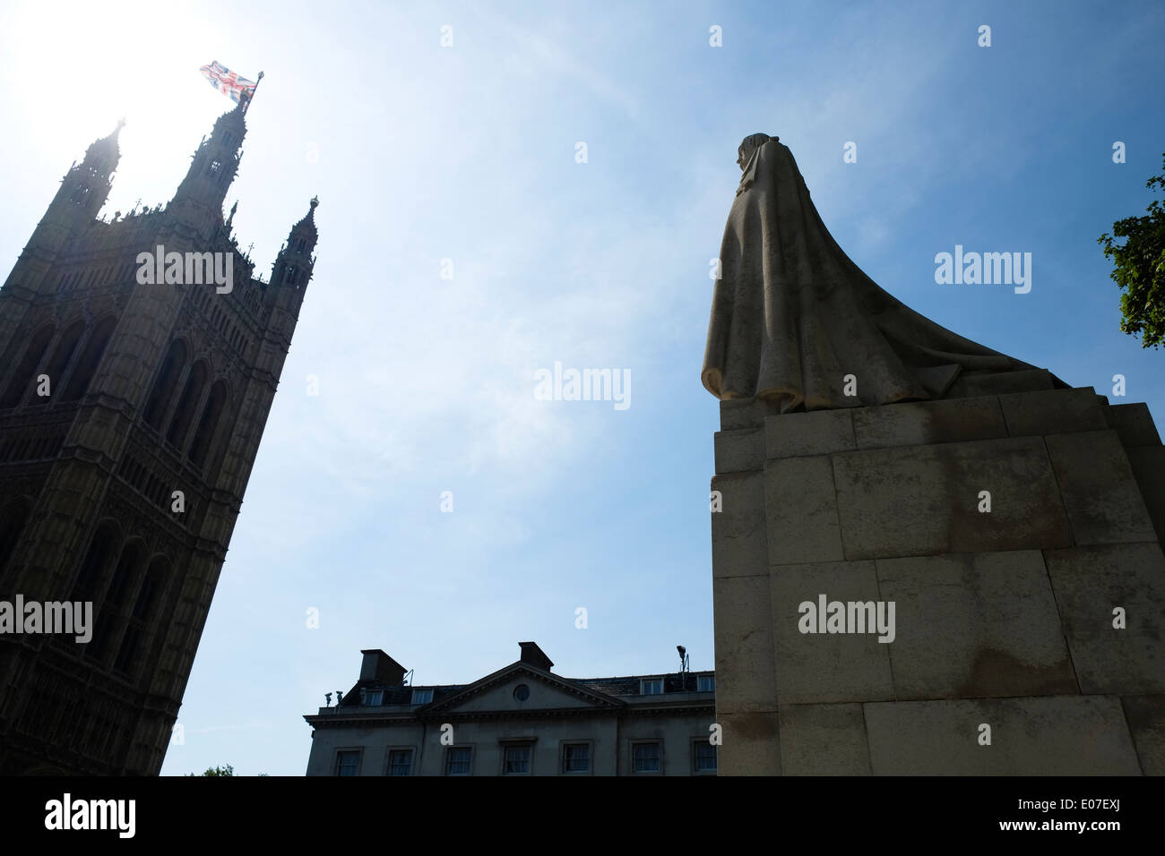 George v statue hi-res stock photography and images - Alamy