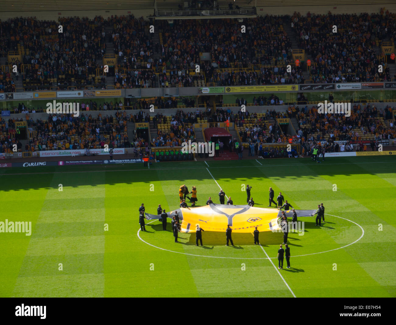 Molineux stadium hi-res stock photography and images - Alamy