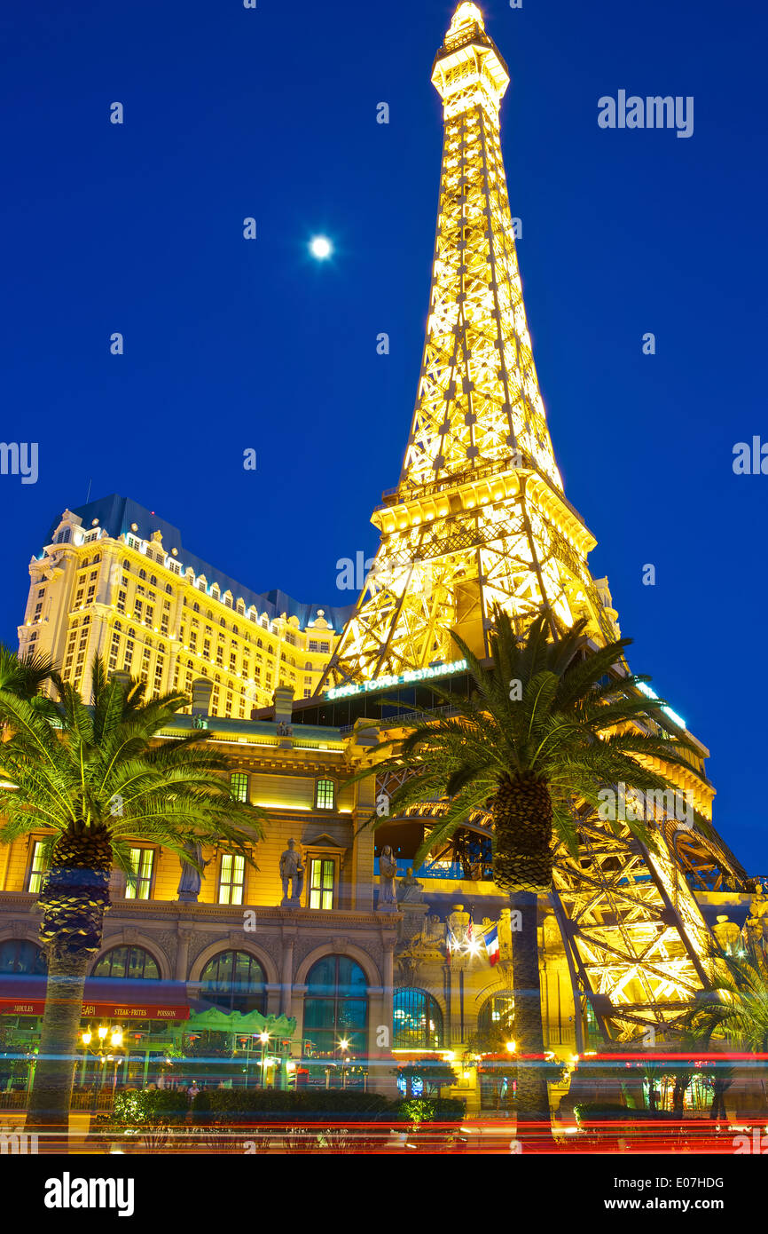 Full Moon Over The Paris, Las Vegas Stock Photo - Alamy