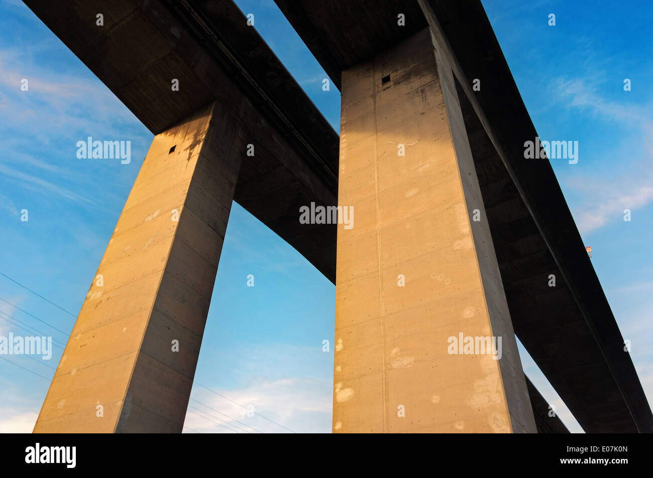 Pillar architecture hi-res stock photography and images - Alamy