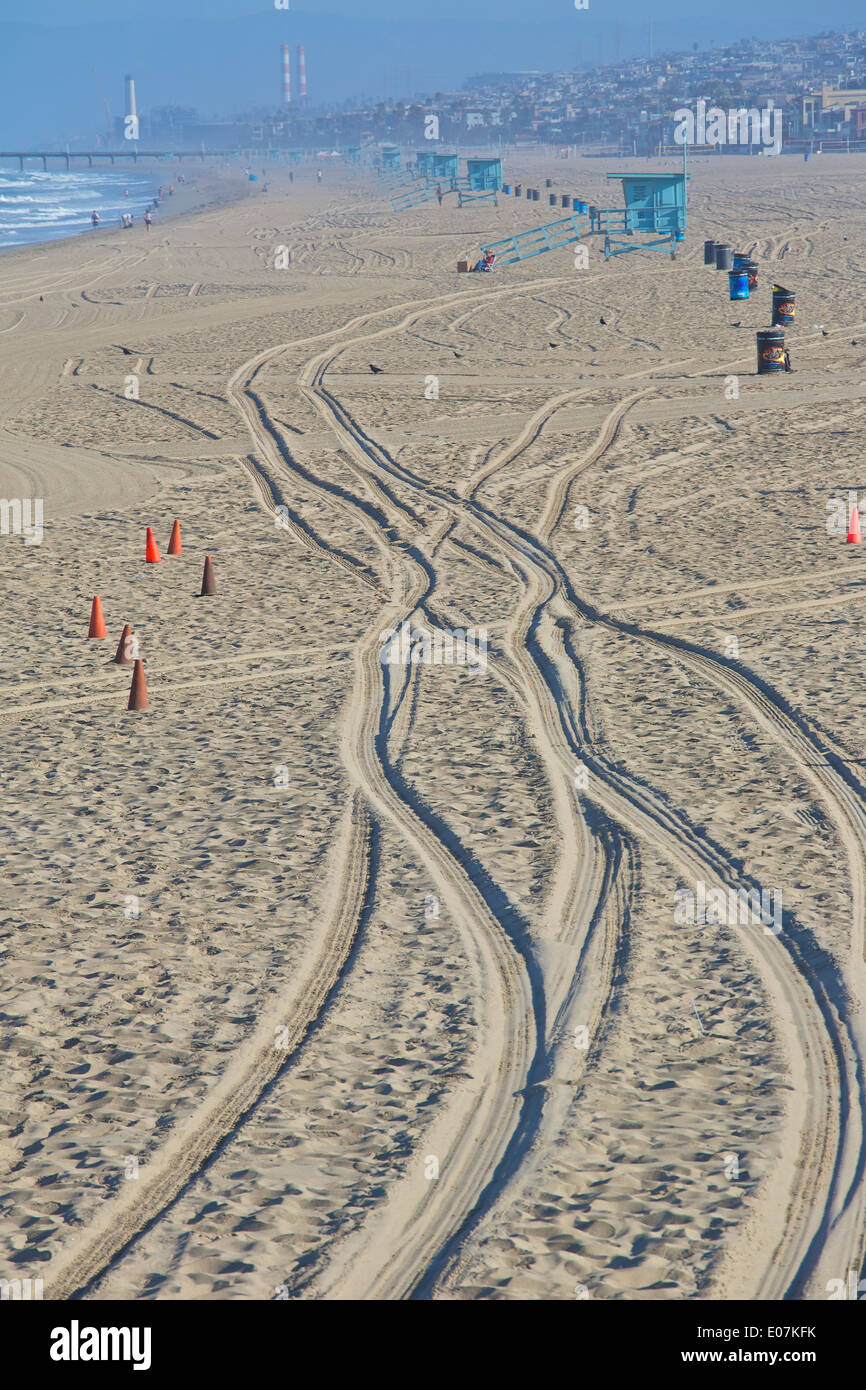 Lines on the Beach, Hermosa Beach California Stock Photo - Alamy