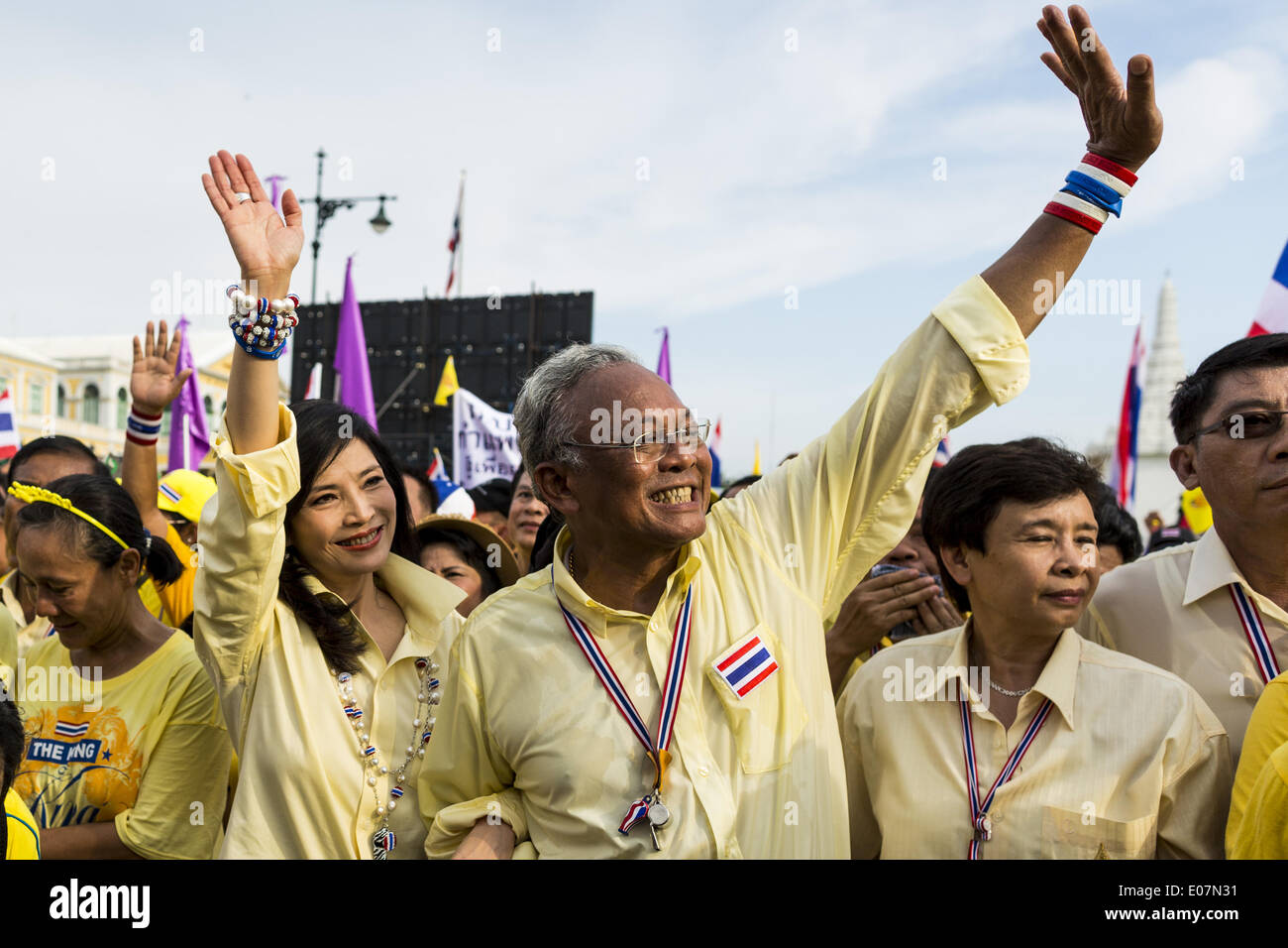 Bangkok, Thailand. 05th May, 2014. SUTHEP THAUGSUBAN (right) and his ...