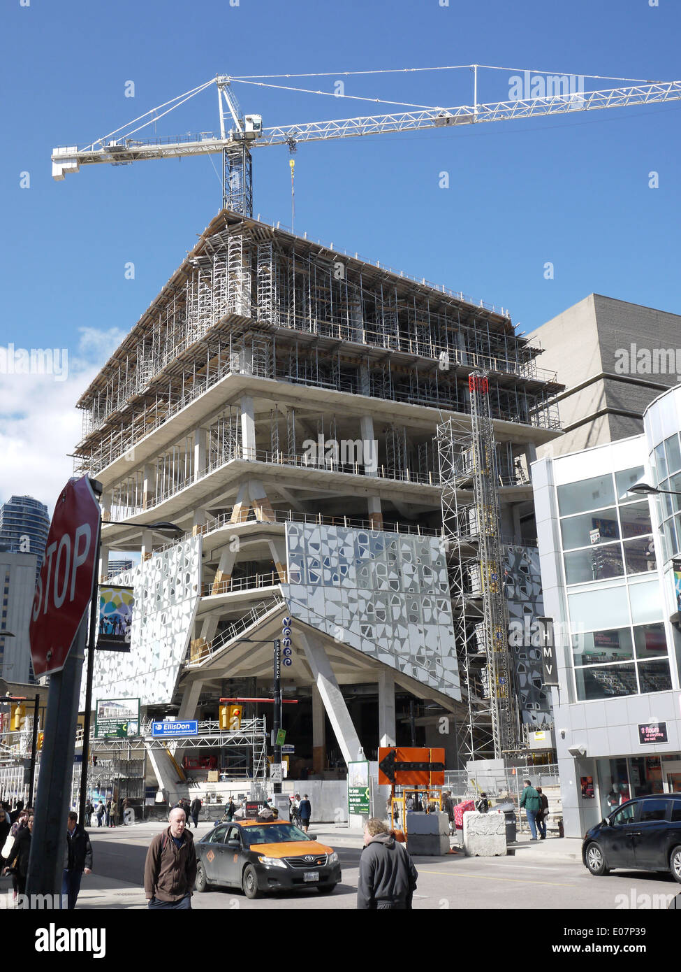 Yonge street busy hi-res stock photography and images - Alamy