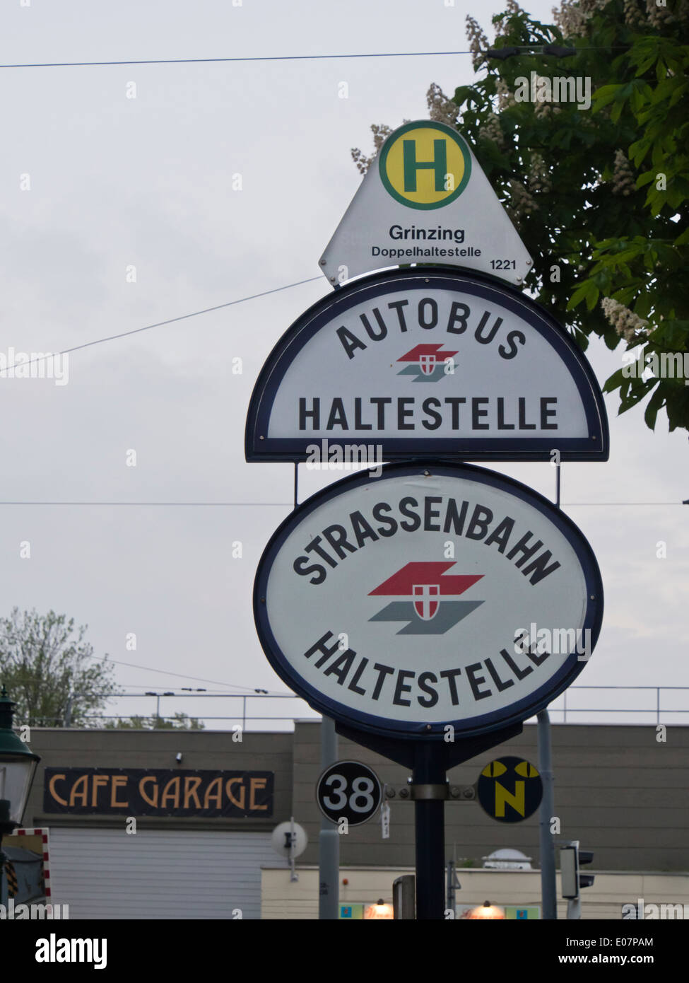 Standard tram hi-res stock photography and images - Alamy