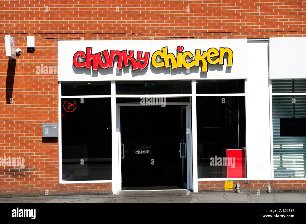 Fast food chicken shop uk hi-res stock photography and images - Alamy
