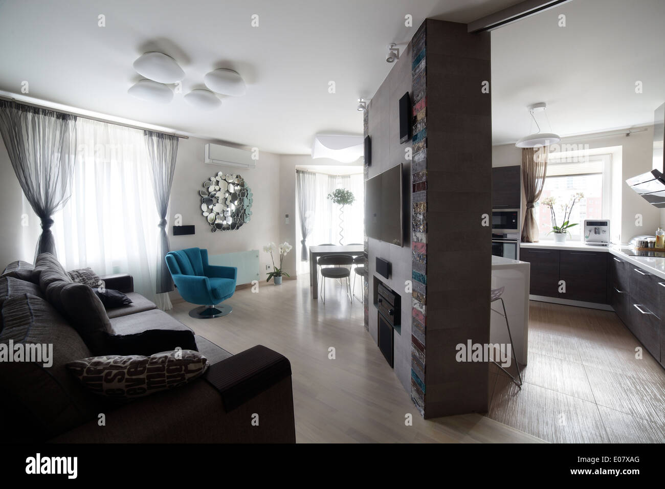 luxury and very clean empty european room Stock Photo - Alamy