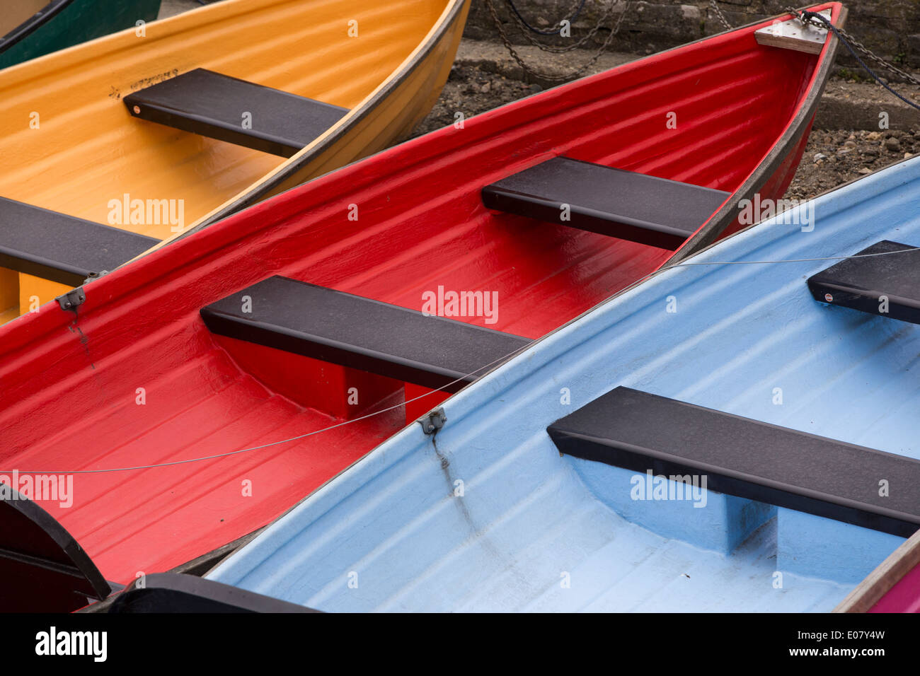 Boat lined up on shore hi-res stock photography and images - Alamy