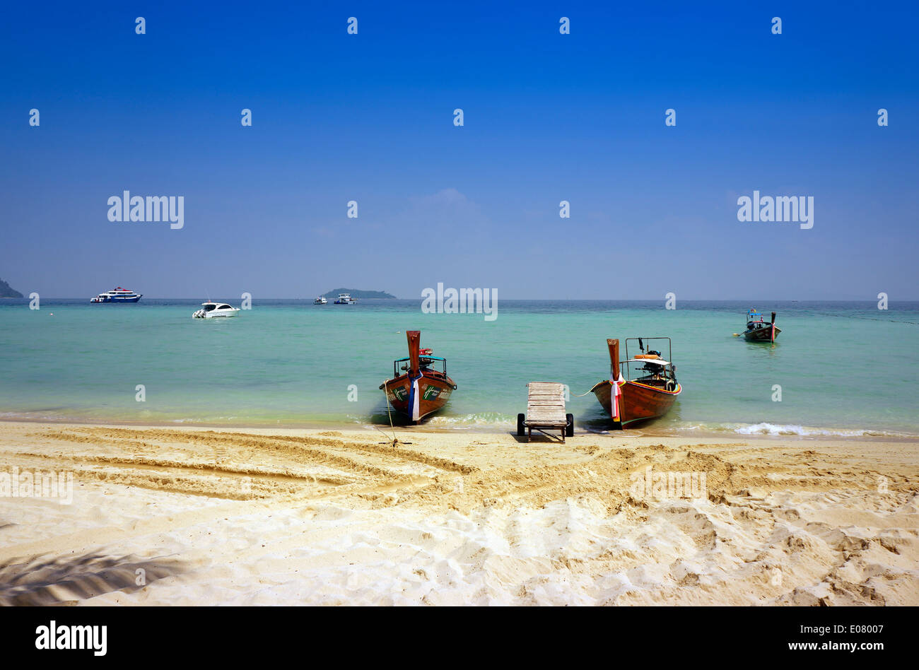 Thailand Tailândia Koh phi phi beach Stock Photo - Alamy