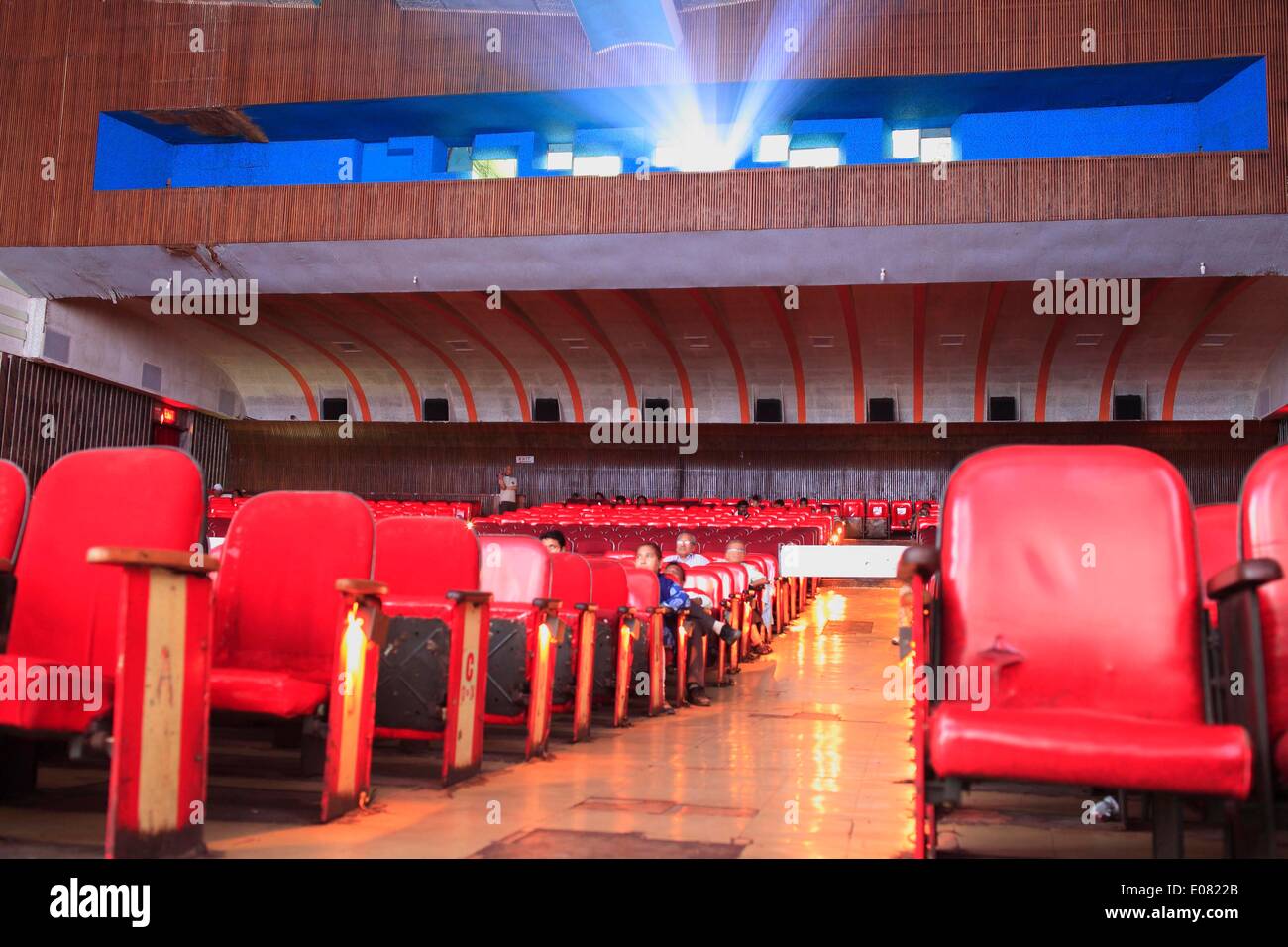 Mumbai, Maharashtra, India. 29th Apr, 2014. Thin crowds at a screening ...