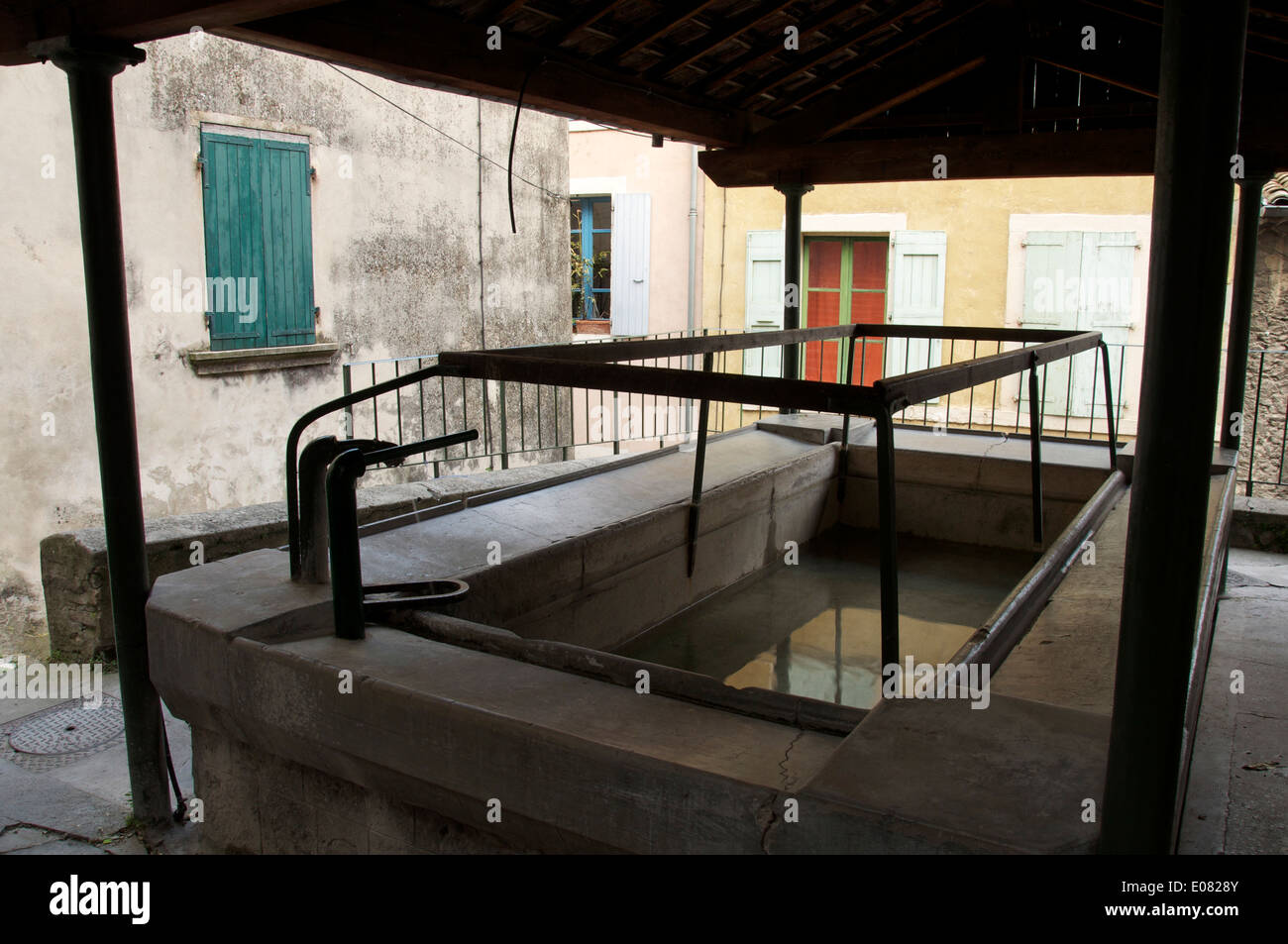 Communal sinks hi-res stock photography and images - Alamy