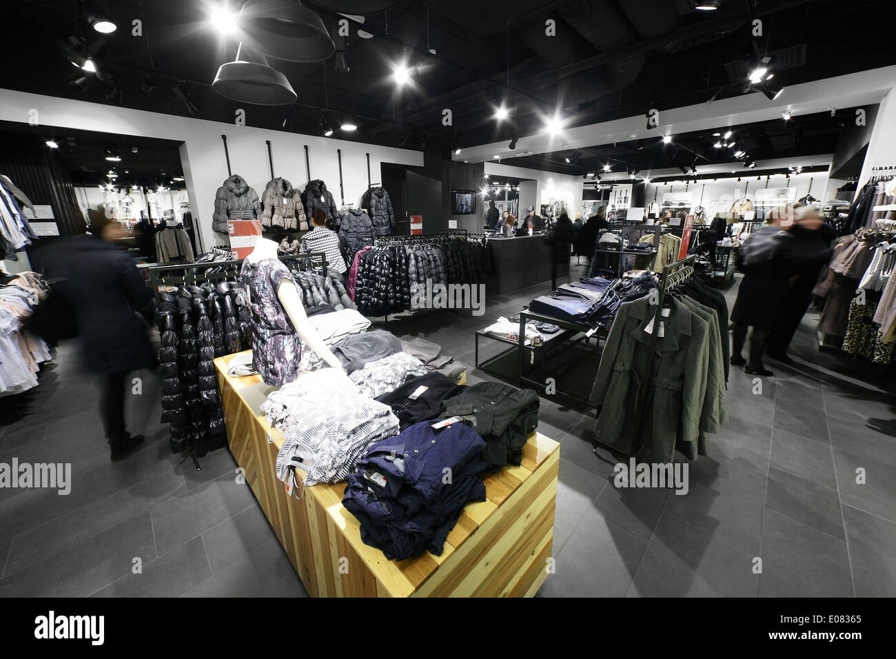 european clothing store interior in modern mall Stock Photo - Alamy