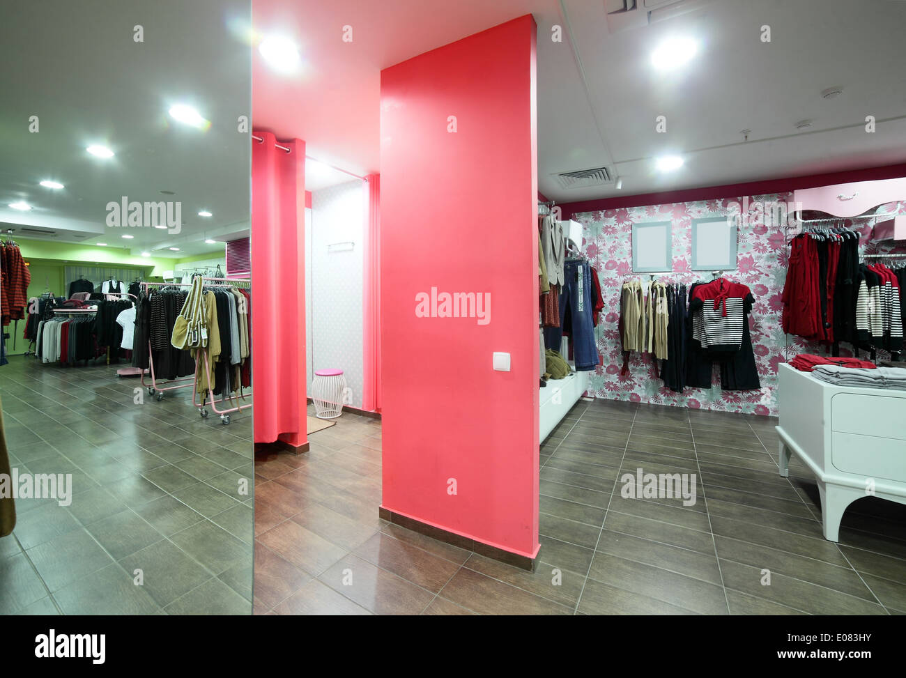 european dressing room interior in modern store Stock Photo - Alamy