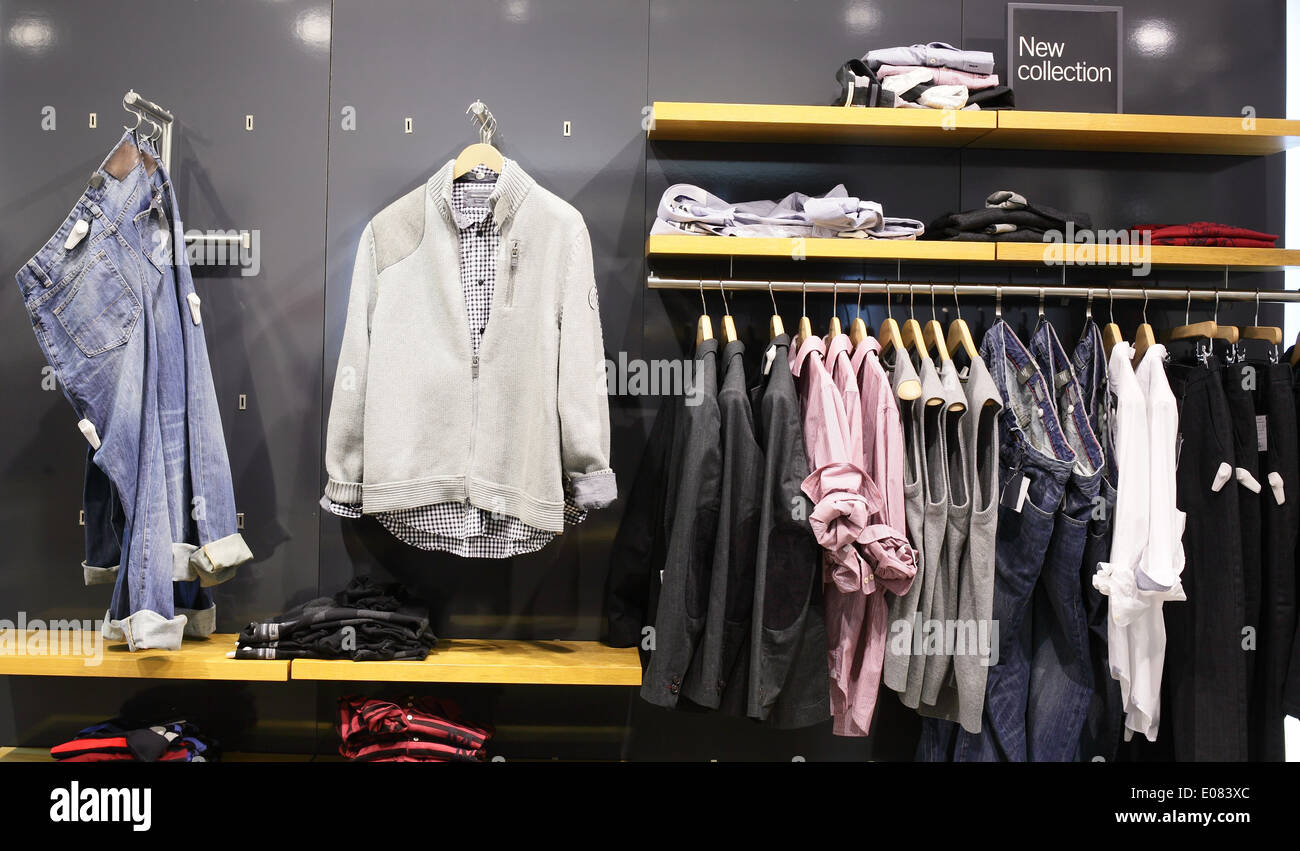 european fashionable clothing store in beautiful mall Stock Photo - Alamy