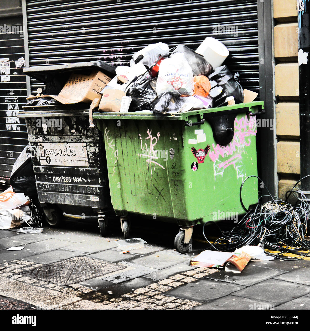 Over flowing bins hi-res stock photography and images - Alamy