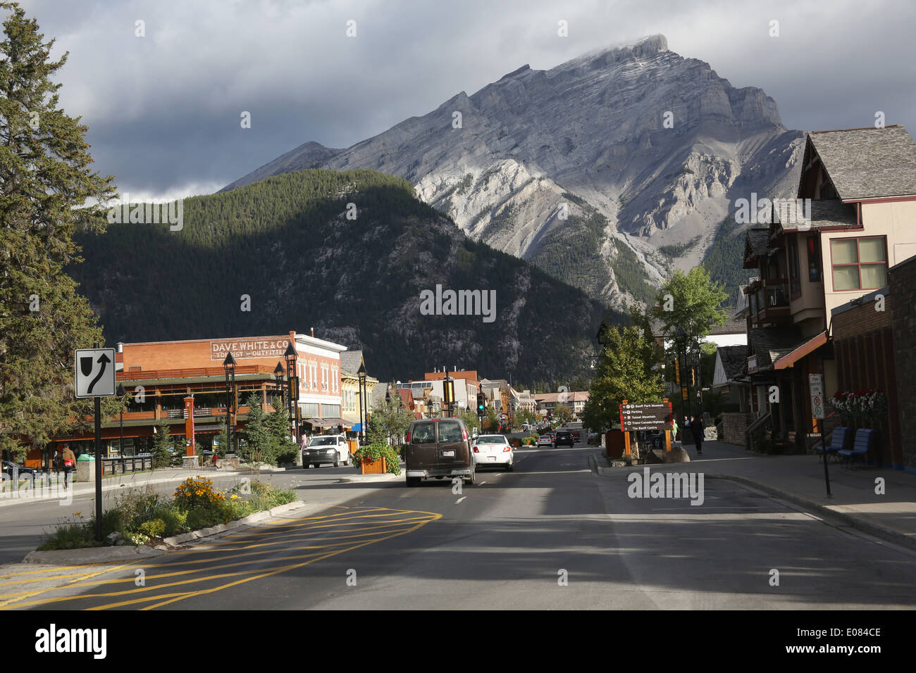 Banff canada hi-res stock photography and images - Alamy