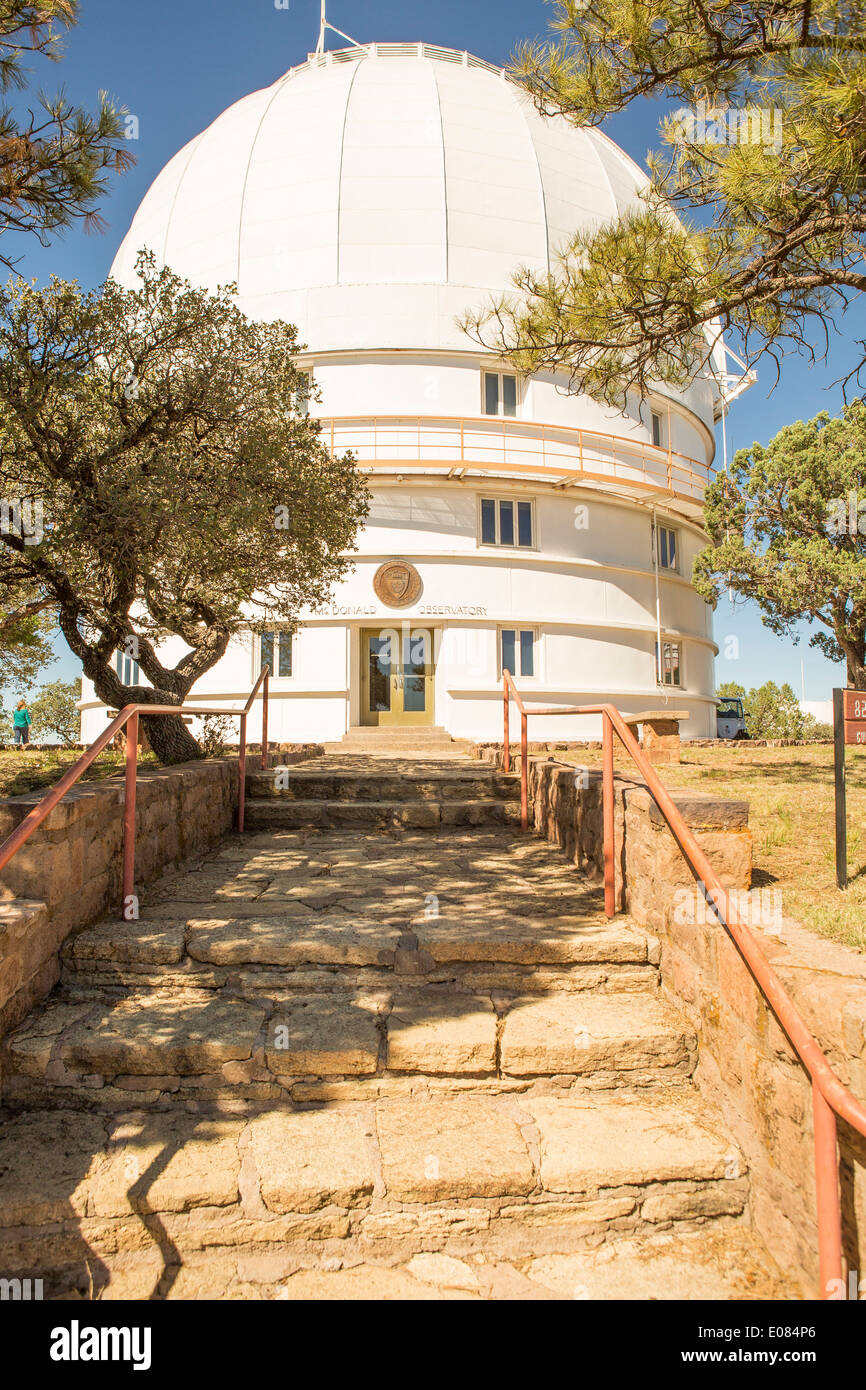 Observatory telescope hi-res stock photography and images - Alamy