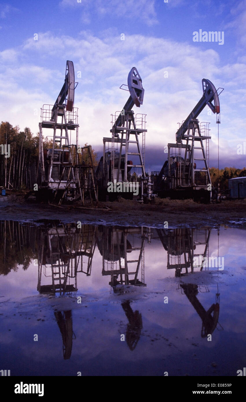 Russia oil field hi-res stock photography and images - Alamy