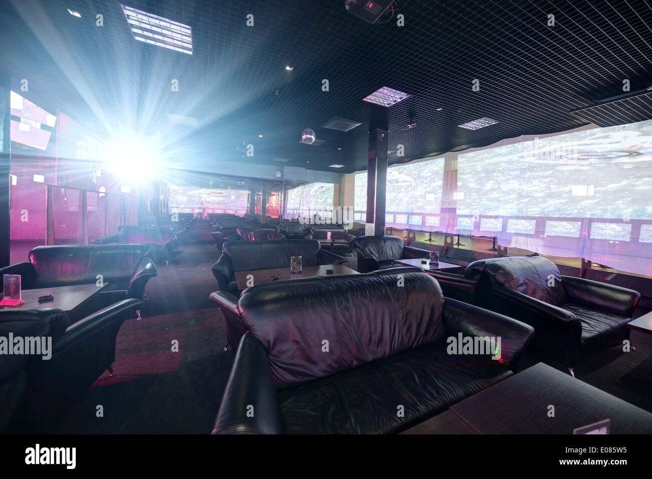 Empty nightclub building hi-res stock photography and images - Alamy