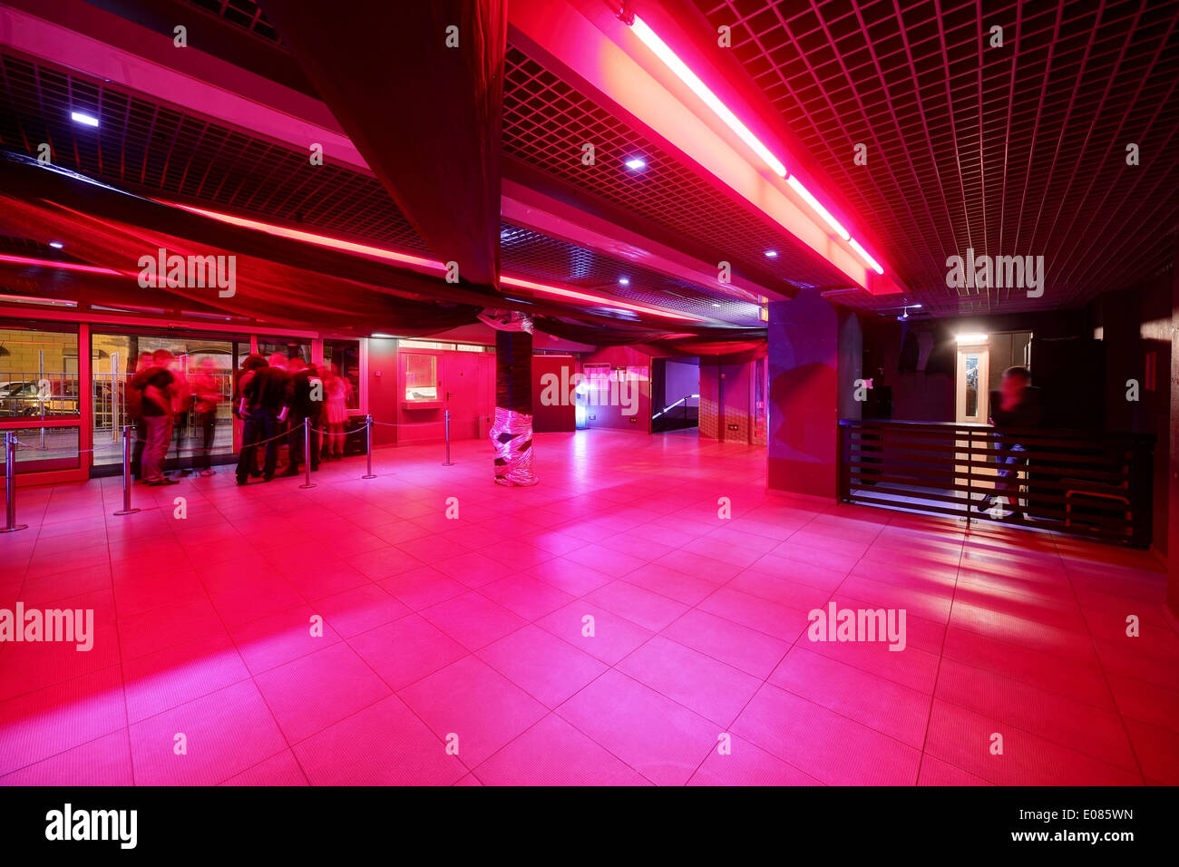 Empty pub stage hi-res stock photography and images - Alamy
