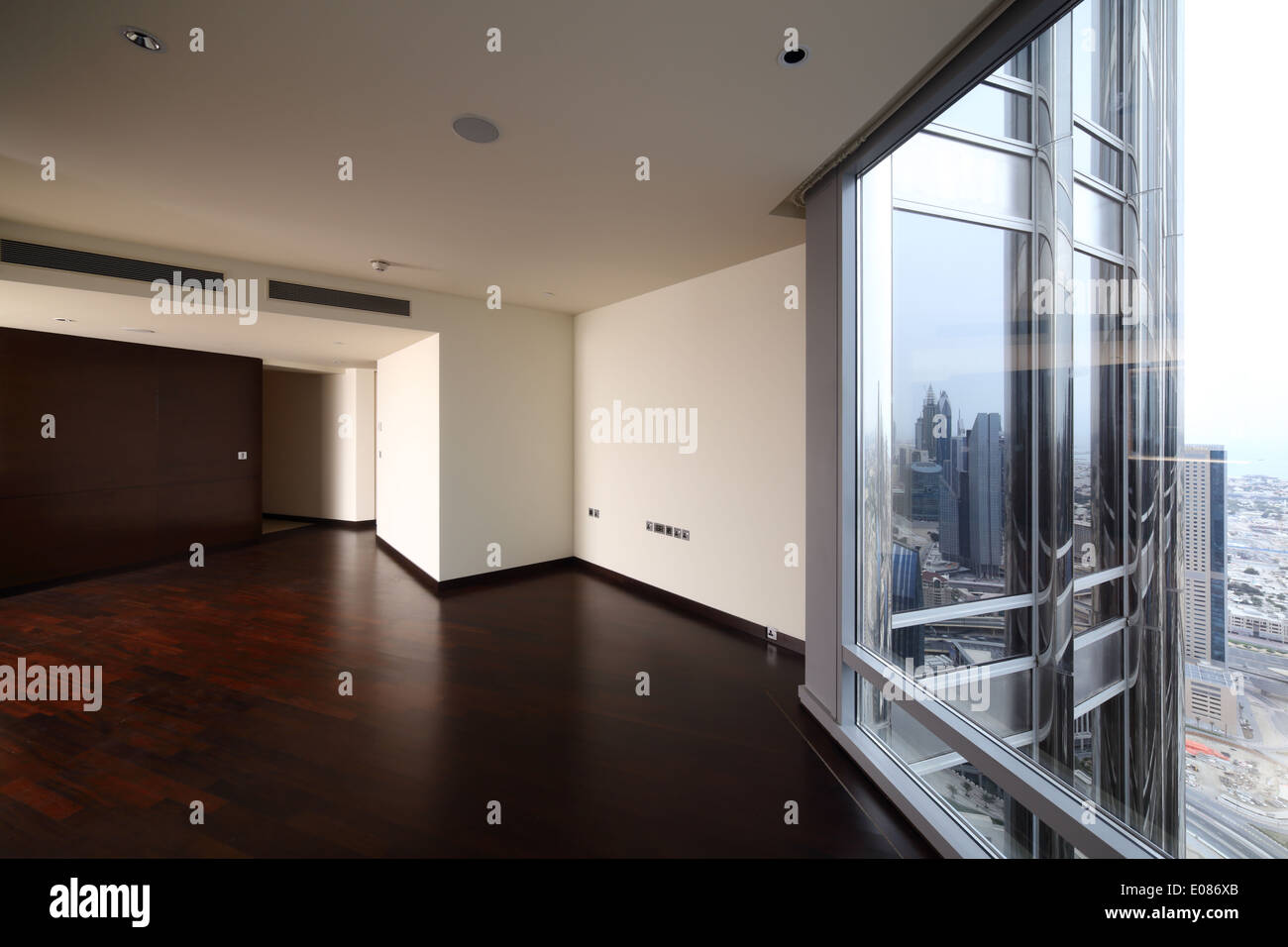 amazing interior of bright and modern empty room Stock Photo - Alamy