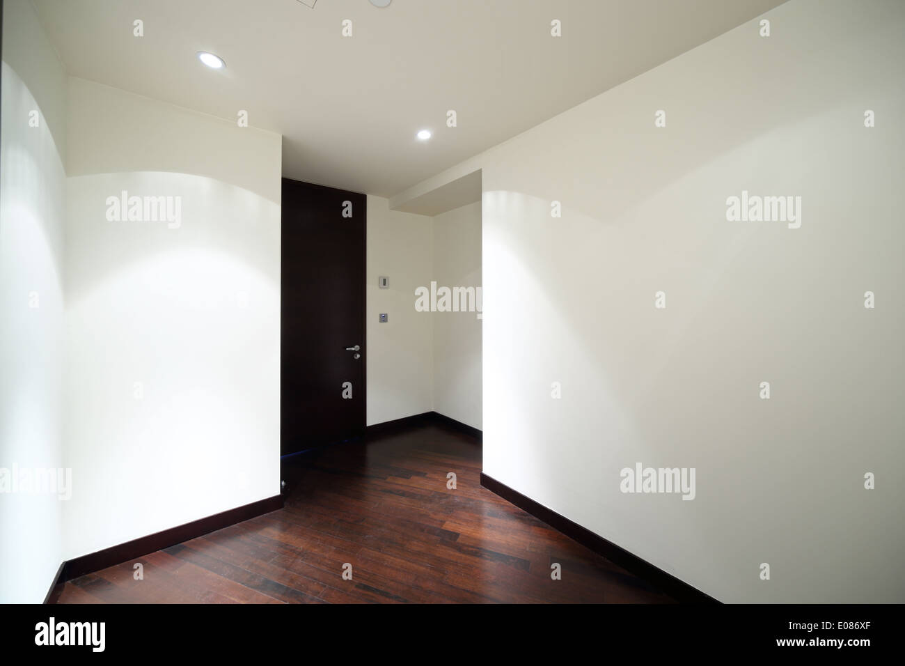 amazing interior of bright and modern empty room Stock Photo - Alamy