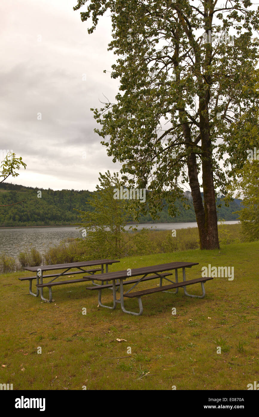 Rooster rock state park hi-res stock photography and images - Alamy