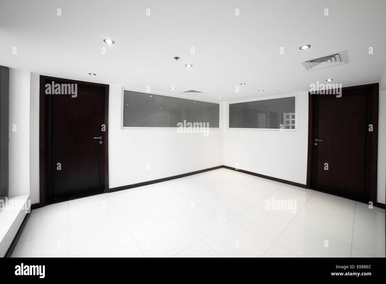 amazing interior of bright and modern empty room Stock Photo - Alamy