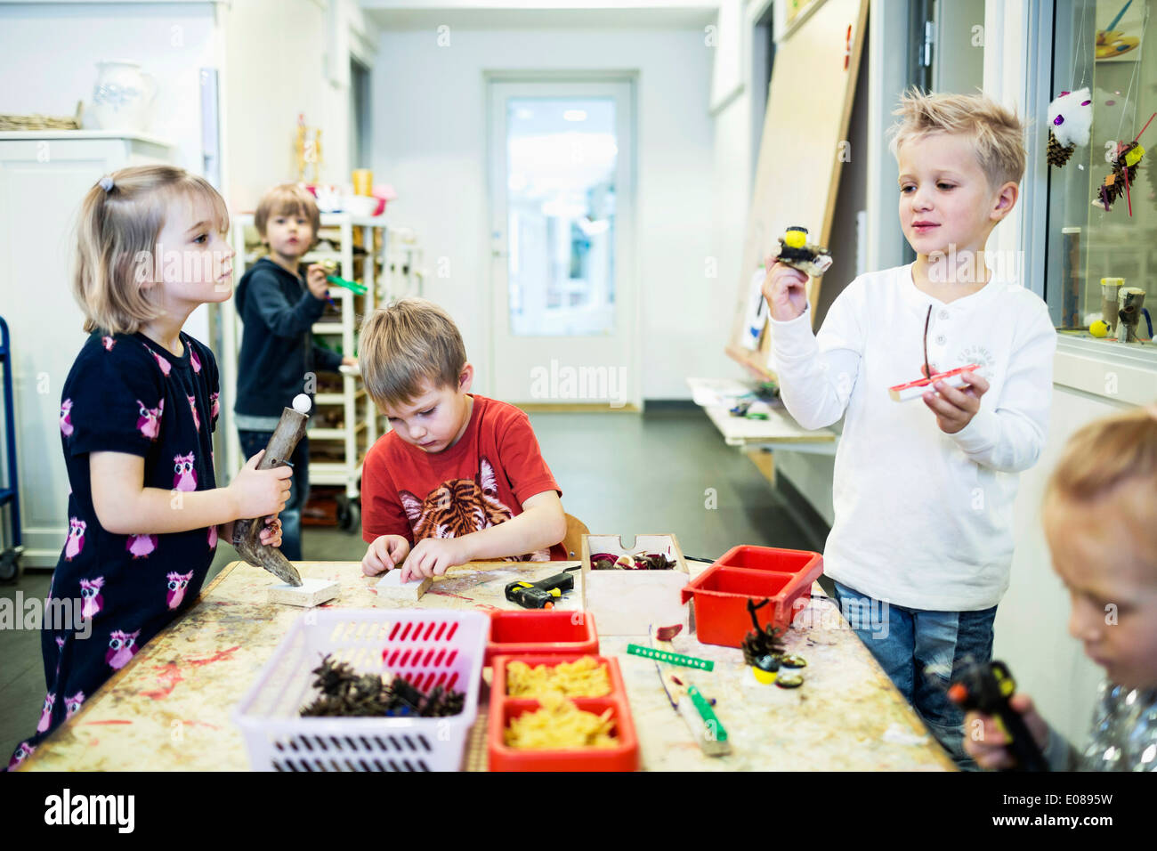 Kindergarten class hi-res stock photography and images - Alamy