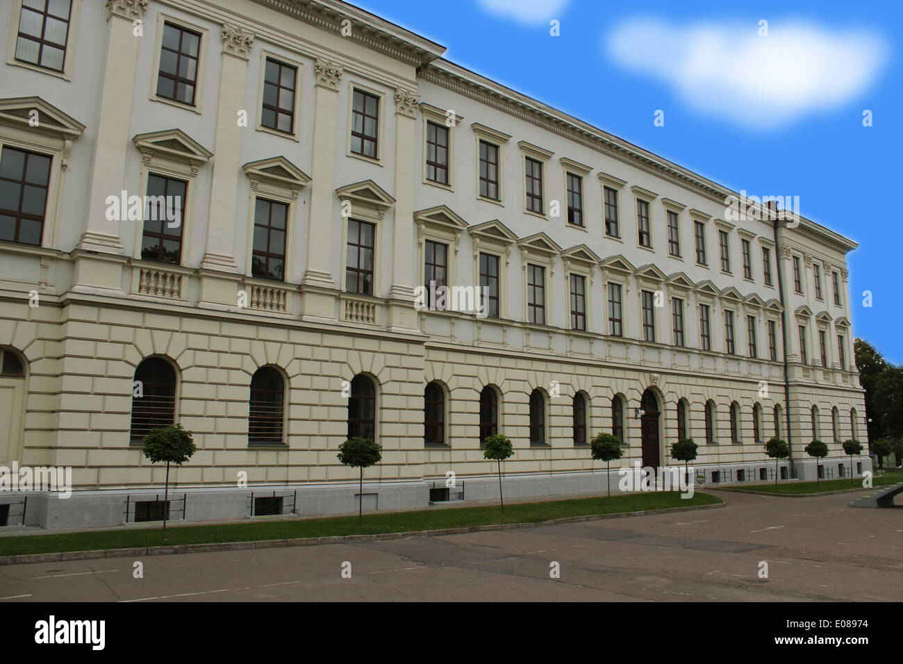 Building and very nice hi-res stock photography and images - Alamy