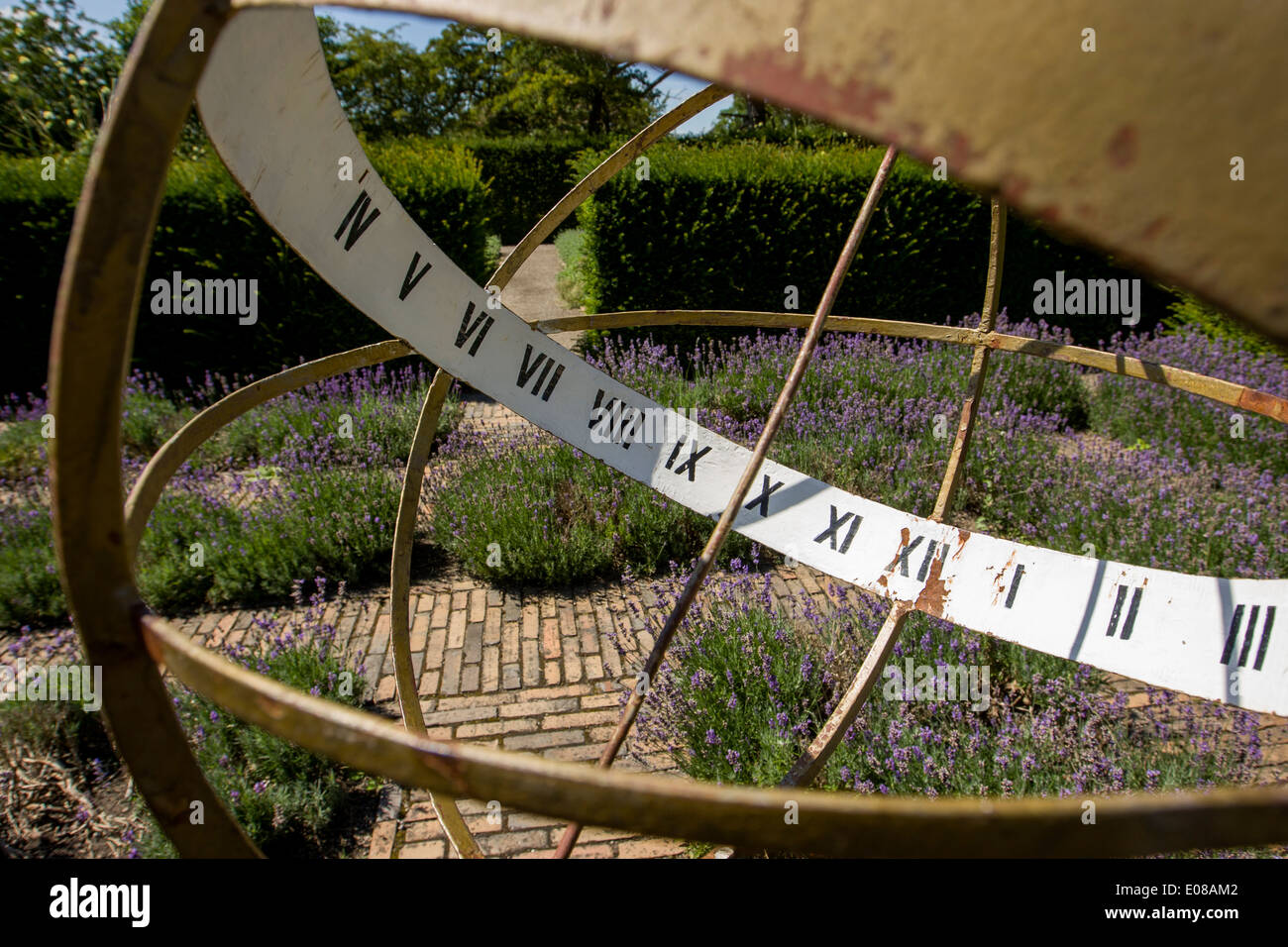 Roman sundial hi-res stock photography and images - Alamy
