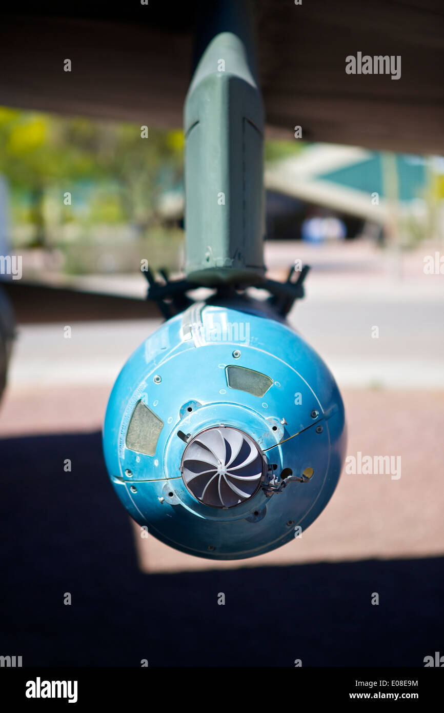 Cluster bomb hi-res stock photography and images - Alamy