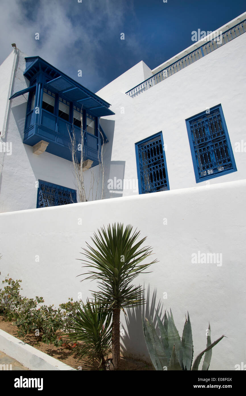 Blue and white windows hi-res stock photography and images - Alamy