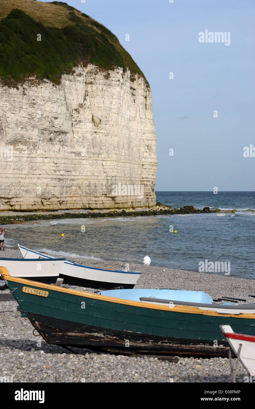 Cliffs and beach at Yport Stock Photo - Alamy