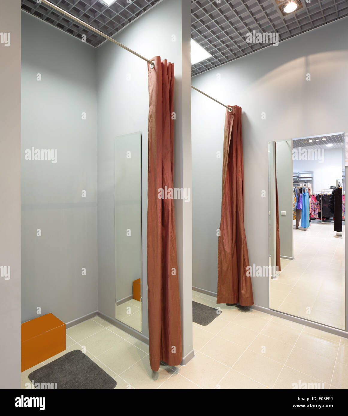 Dressing room mall hi-res stock photography and images - Alamy