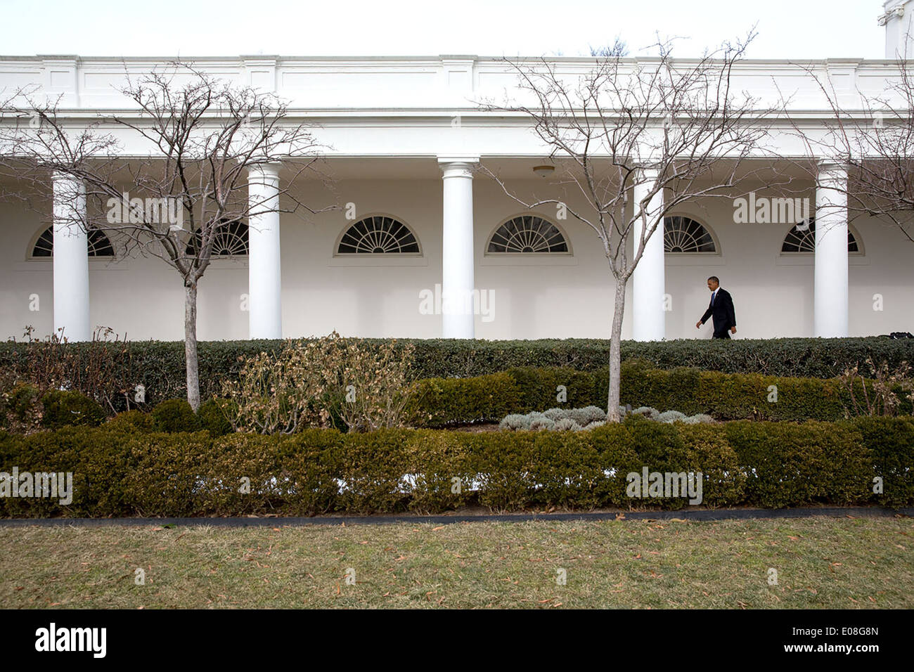 Walks colonnade alone winter hi-res stock photography and images - Alamy