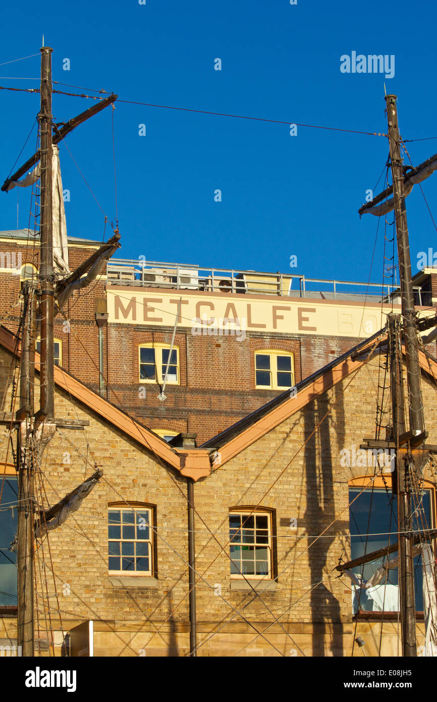 Vintage warehouse ropes hi-res stock photography and images - Alamy