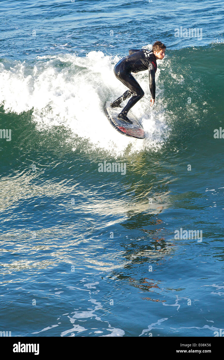 Surfer profile hi-res stock photography and images - Alamy