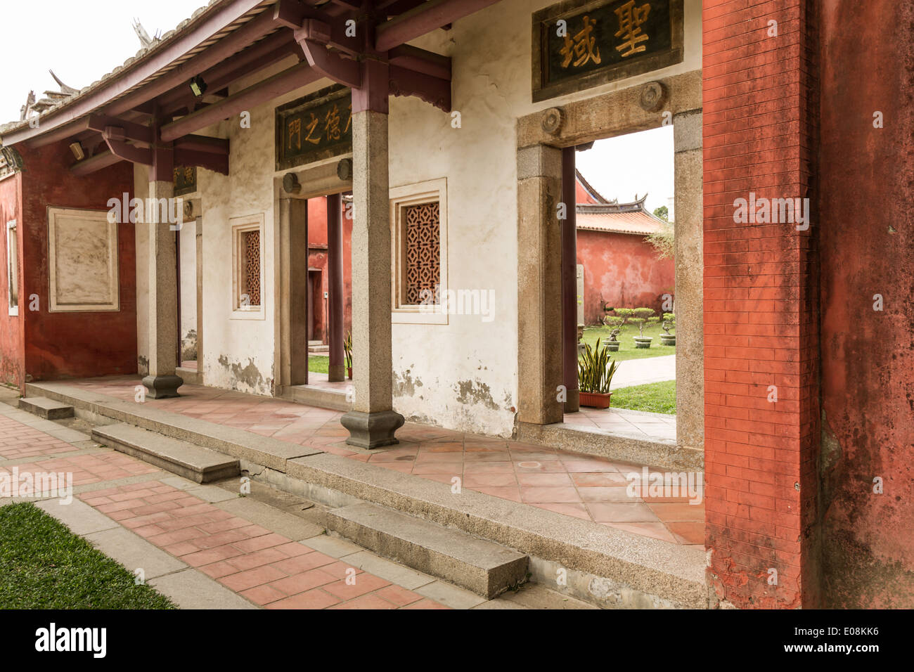 Exterior of Chinese House in Taiwan Stock Photo - Alamy