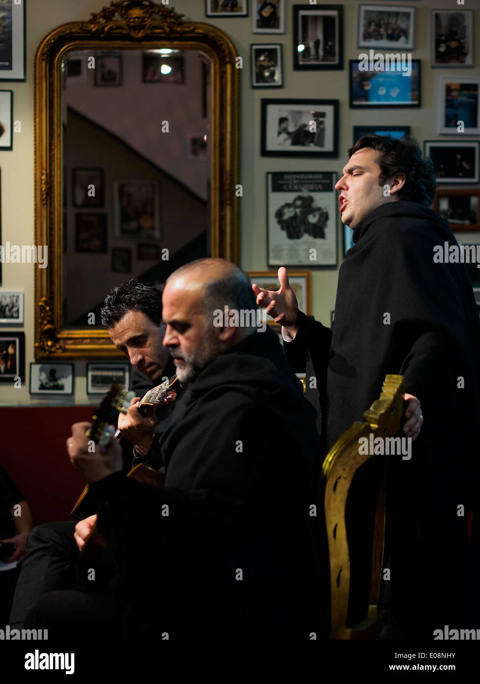 Side profile man playing guitar hi-res stock photography and images - Alamy