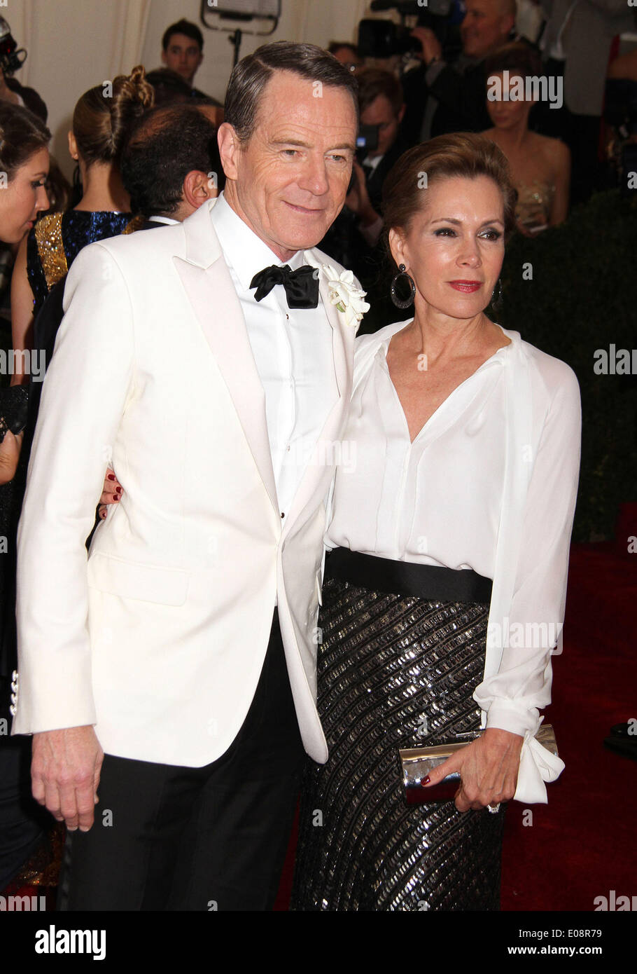 New York, New York, USA. 5th May, 2014. Actor BRYAN CRANSTON and ROBIN ...