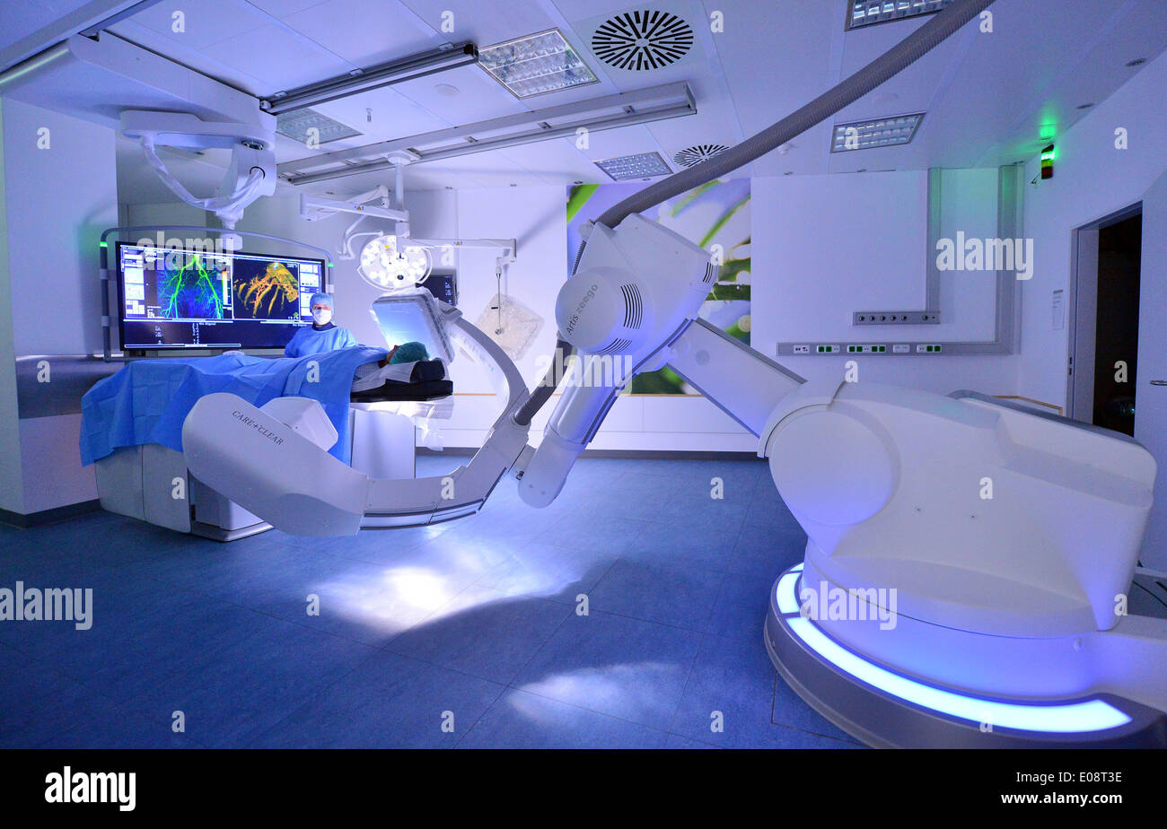 Interventional angiography hi-res stock photography and images - Alamy