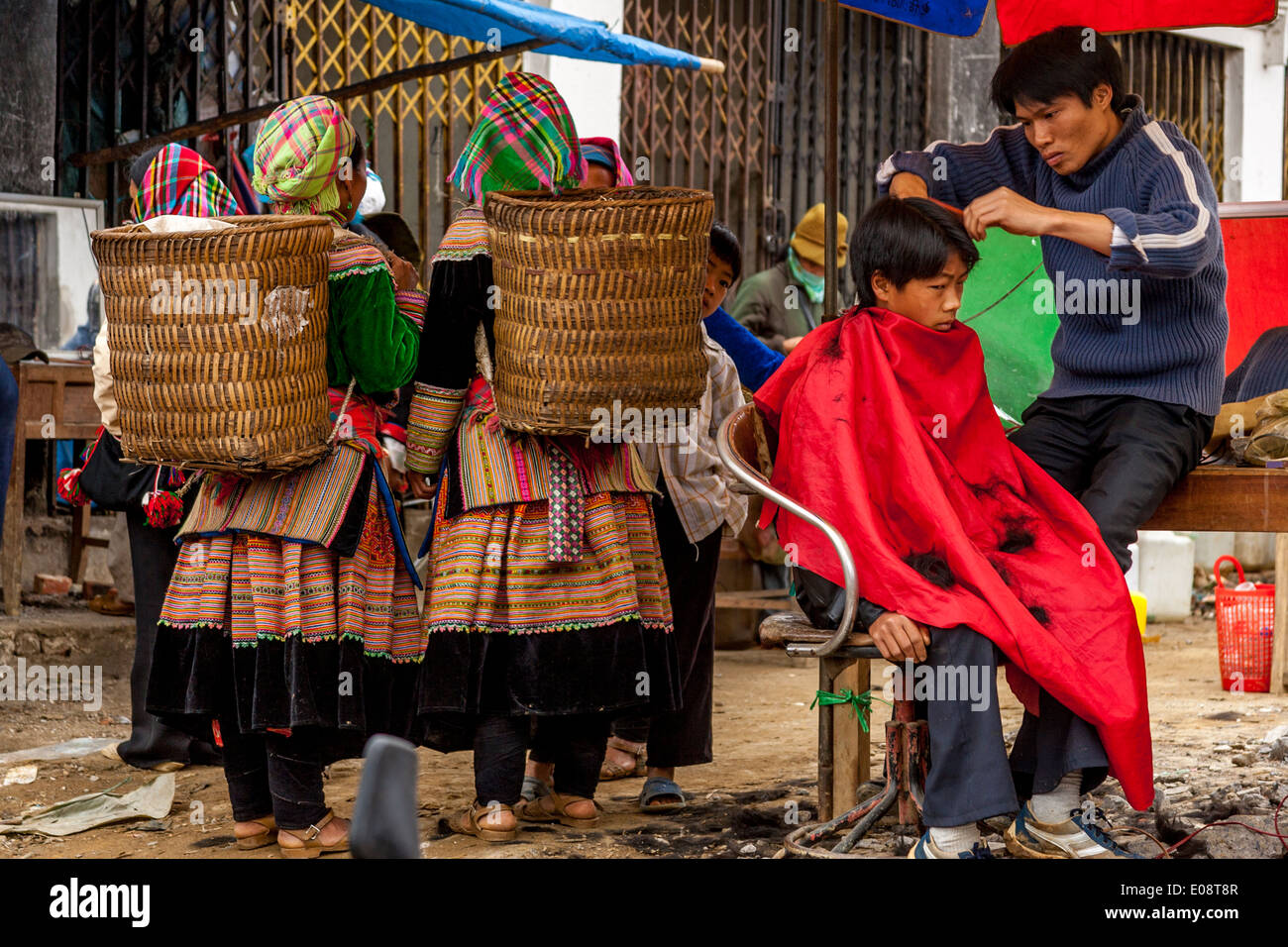 Hmong man in traditional costume hi-res stock photography and images ...