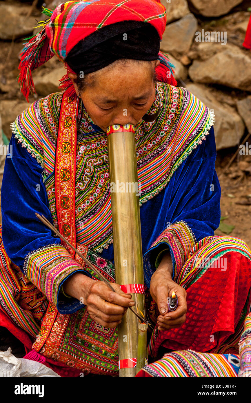 Flower Hmong Woman Smoking A Pipe At The Weekly Ethnic Market In Coc Li ...