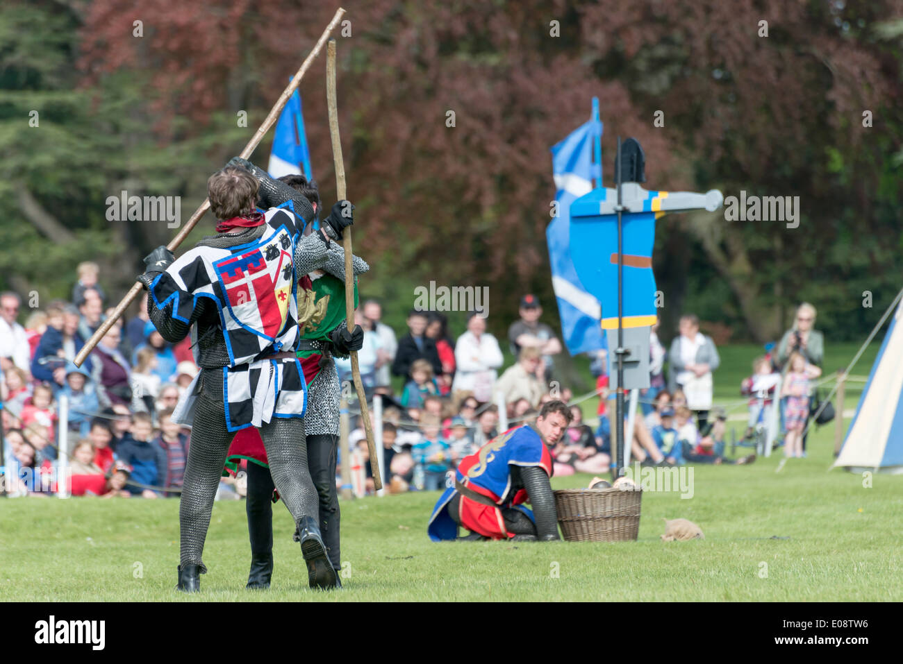 Fighting knights hi-res stock photography and images - Alamy