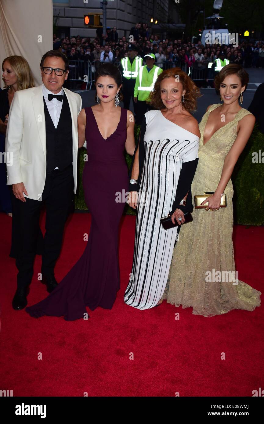 David O. Russell, Selena Gomez, Diane Von Furstenberg, Jessica Alba at ...