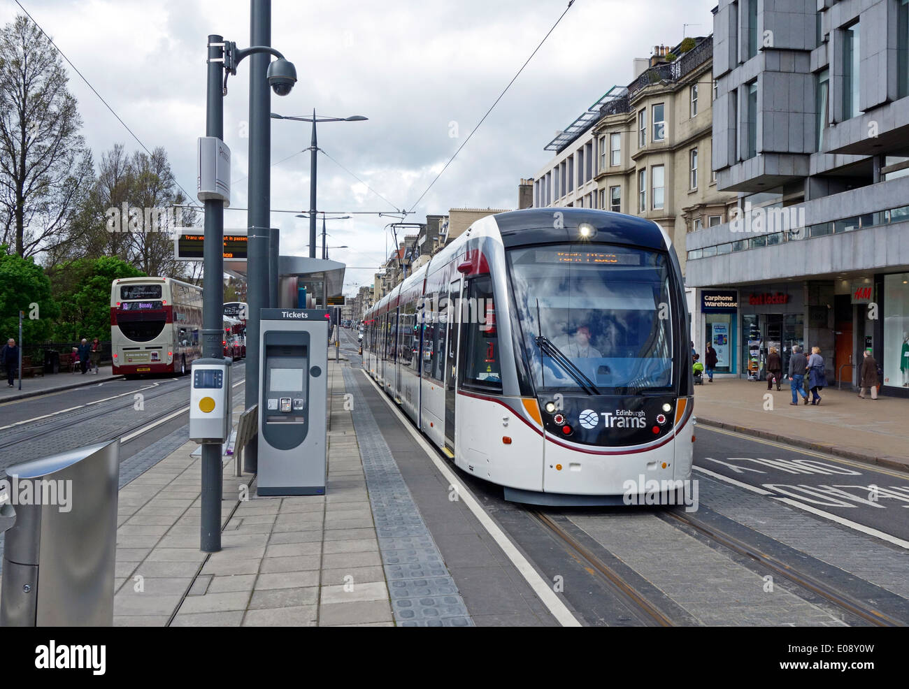 Edinburgh princes street edinburgh trams hi-res stock photography and ...