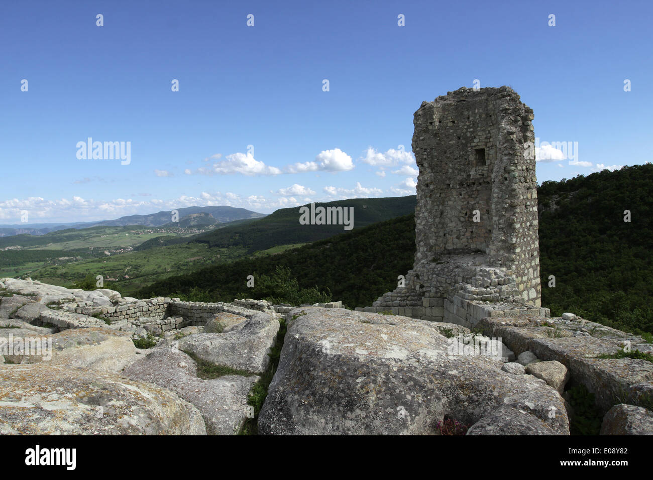 Middle hill tunnel hi-res stock photography and images - Alamy