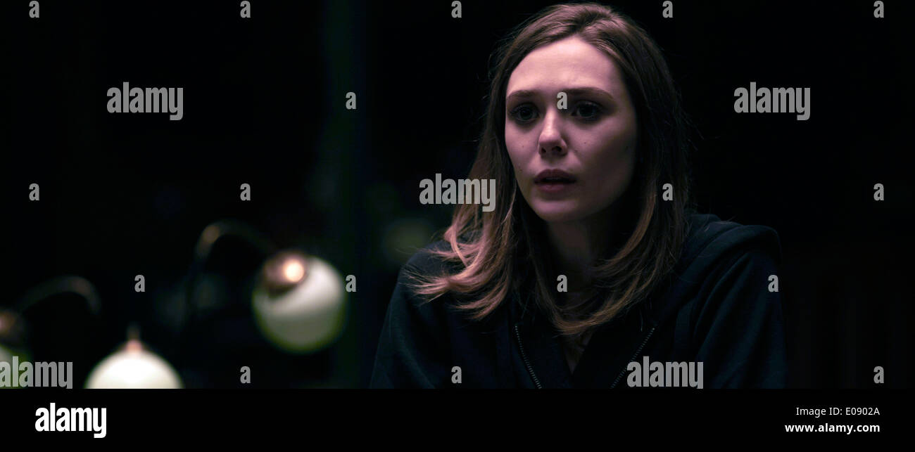 RED LIGHTS (2012) ELIZABETH OLSEN RODRIGO CORTES (DIR) MOVIESTORE ...