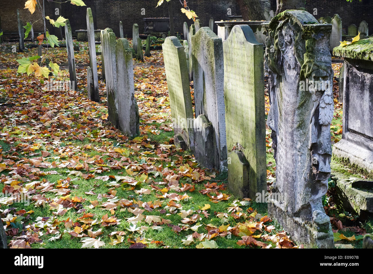 Gravestones at Bunhill Fields cemetery, London, UK Stock Photo - Alamy